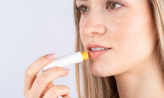 Jak zvětšit rty? Víme co vám pomůže [RADY A TIPY od EXPETŮ] | deNatura